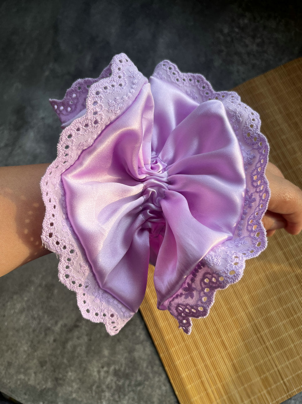 Oversized White Silk Lace Scrunchie – Awulook